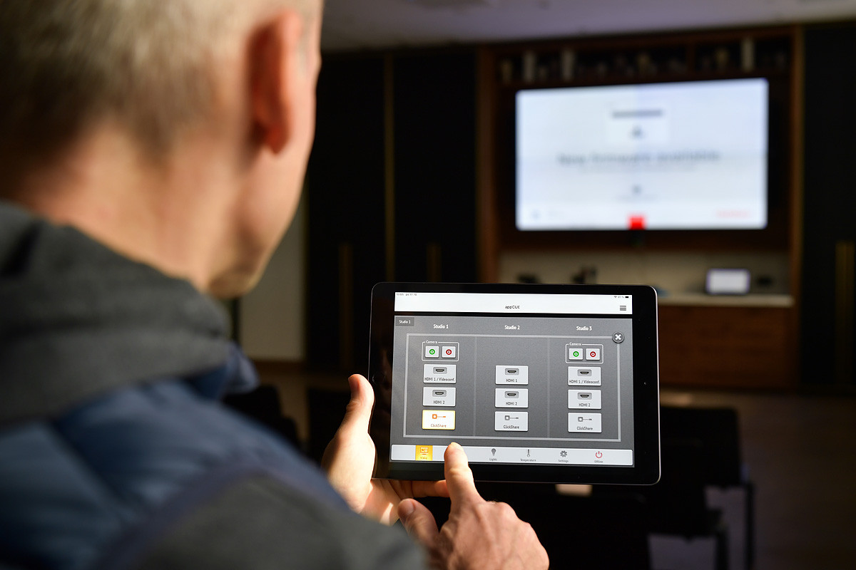 Andaz Prague | CUE System